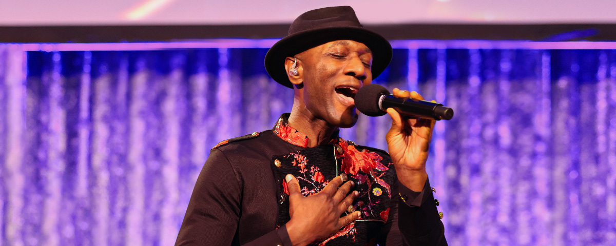 Aloe Blacc's Performance at the 2025 Aurora Prize Ceremony on Ellis Island